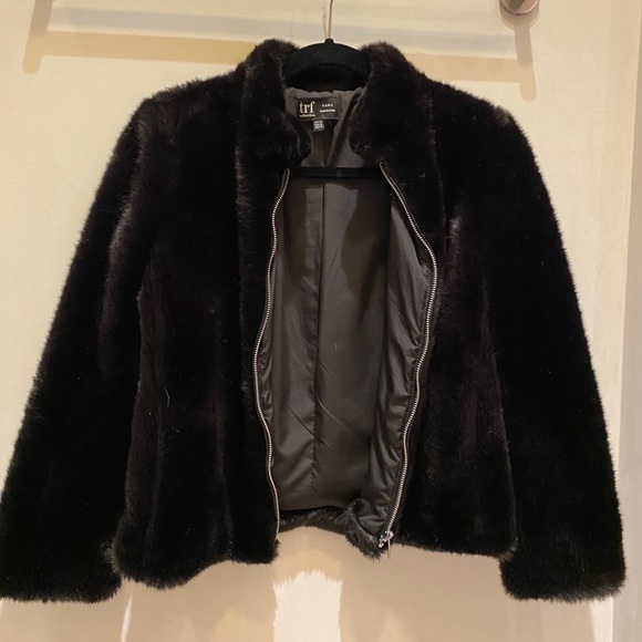 Zara | Jackets & Coats | Super Cute Fluffy Black Coat Zip Up | Poshmark